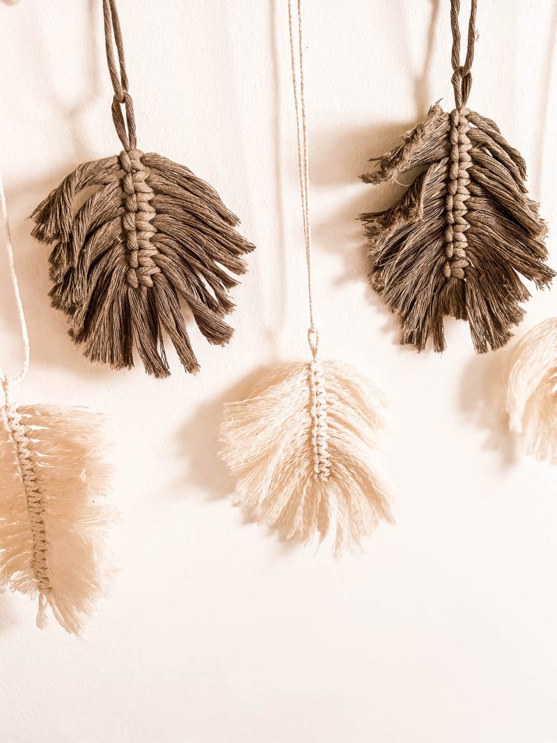 DIY Makrameefedern: meine ersten Makrameeversuche - Bonbontüte